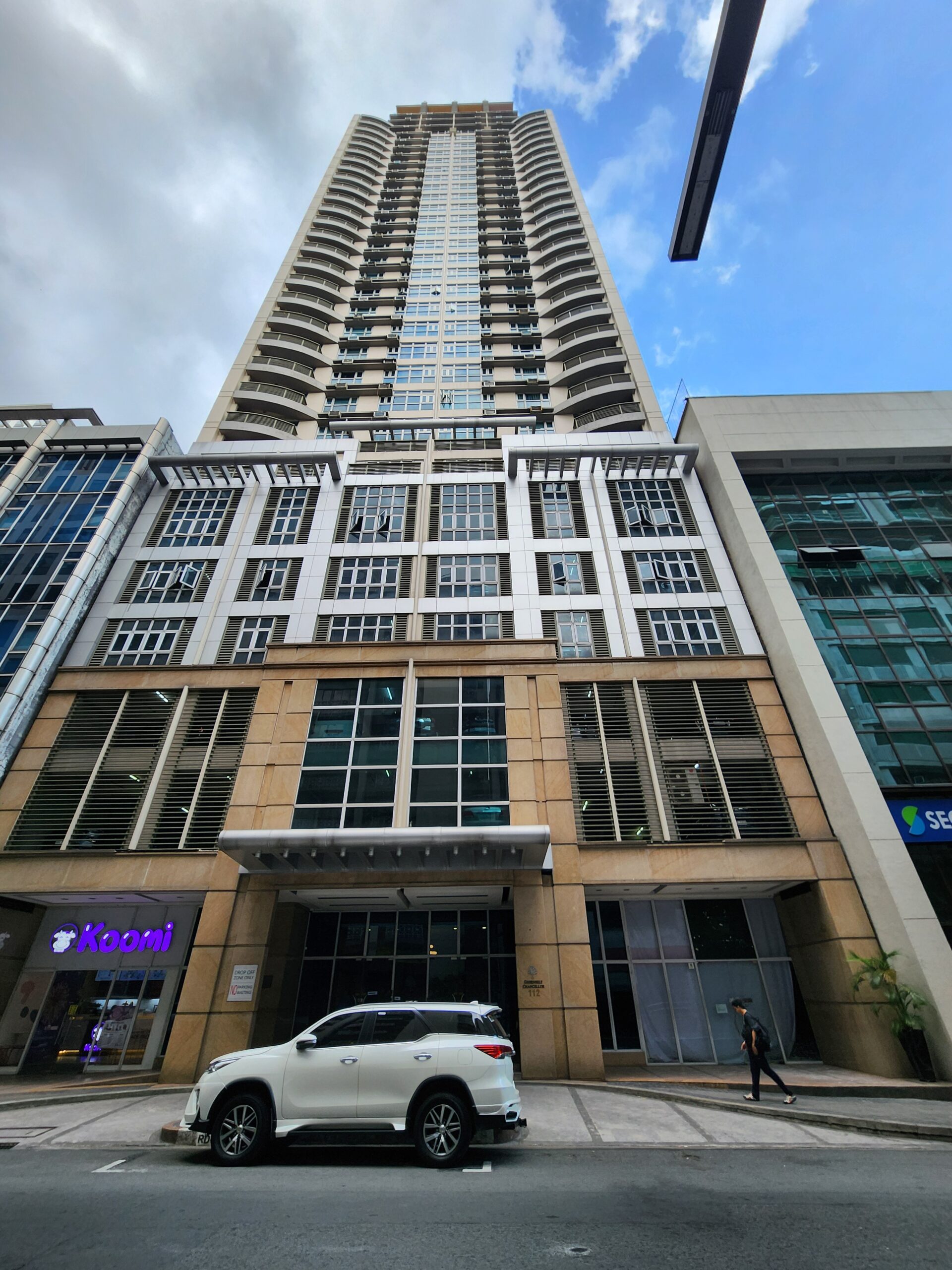 Greenbelt Chancellor unit for Sale and Rent Global City Rent